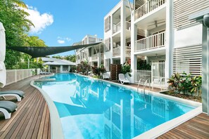 4 piscinas externas, espreguiçadeiras