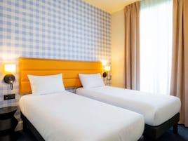 Quarto standard, 2 camas de solteiro | 1 quarto, roupas de cama premium, cortinas blackout