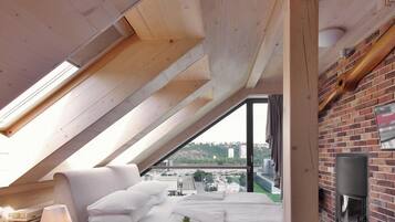 Quarto casal exclusivo | Roupas de cama antialérgicas, cofres nos quartos, escrivaninha