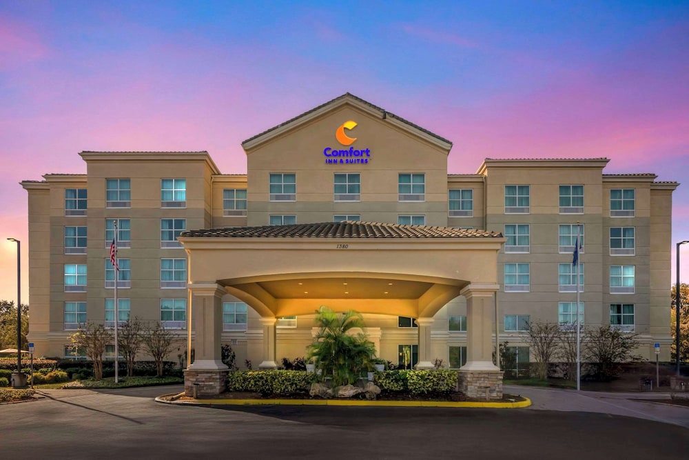 Comfort Inn & Suites Tavares North - Mount Dora, FL