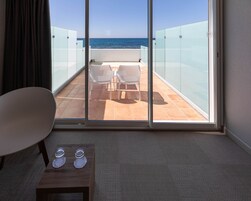 Quarto conforto, vista para o mar | Roupas de cama premium, cofres nos quartos, cortinas blackout