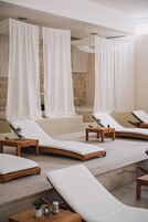 Sala(s) para tratamentos a casais, sauna, aromaterapia 