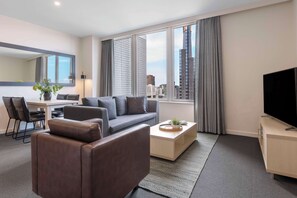 Secretária, quartos insonorizados, ferro/tábua de engomar 