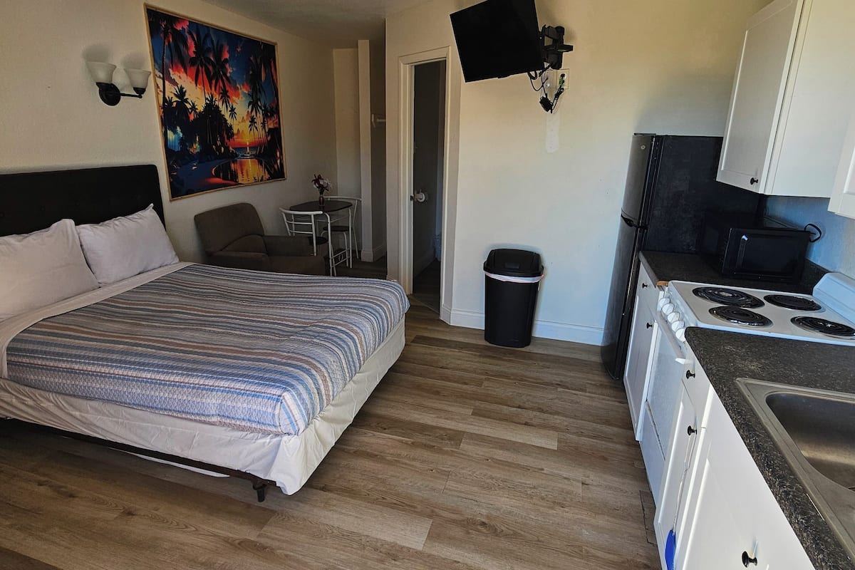 Quarto Familiar, 1 cama de casal, kitchenette | Wi-fi grátis, roupa de cama fornecida 