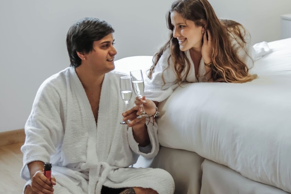 Quarto Duplo Superior | Roupa de alta qualidade, edredões de penas, minibar, cofre no quarto