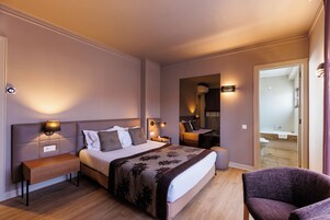 Quarto casal | Frigobar, cofres nos quartos, escrivaninha, cortinas blackout