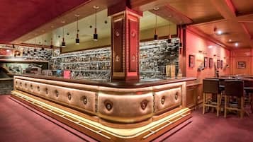 2 bares/lounges, bar ao lado da piscina