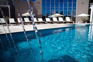 Piscina externa sazonal