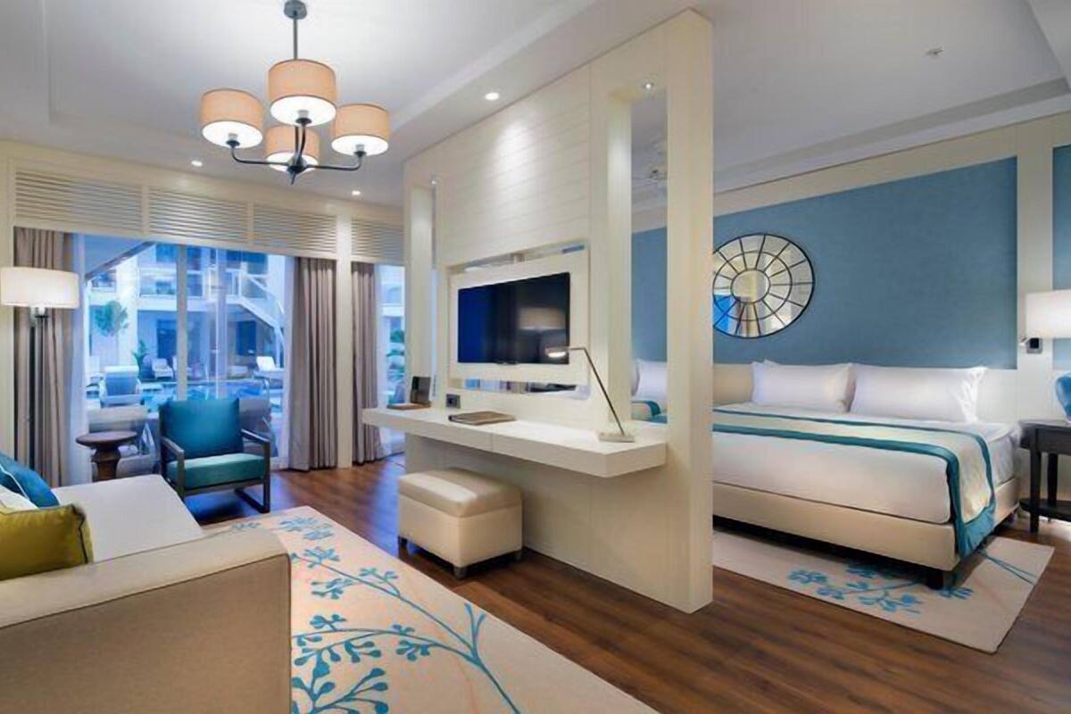 Luxury Pool Suite Ground Floor | Lençóis de algodão egípcio, roupa de alta qualidade, minibar 