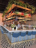 3 restaurantes, café da manhã, culinária americana