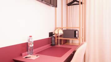 Quarto conforto | Roupas de cama antialérgicas, cofres nos quartos, escrivaninha