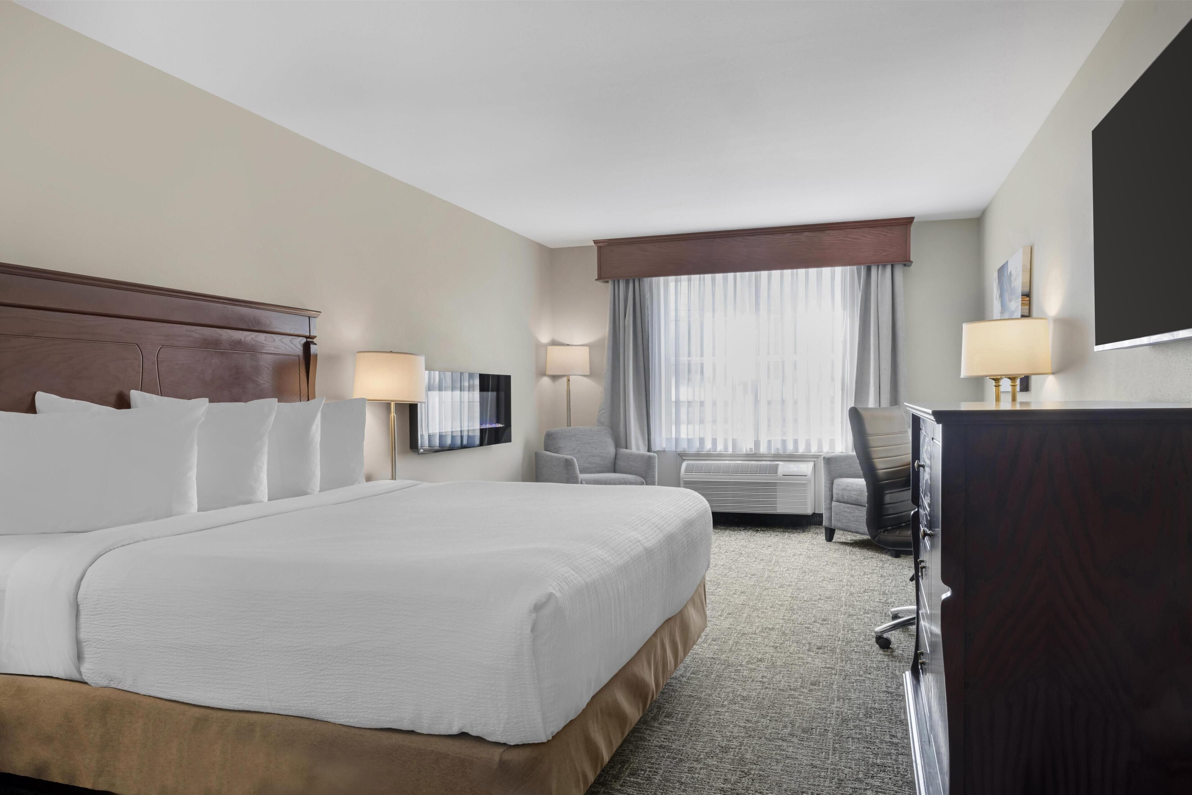 Suite, 1 cama king-size, não fumadores, lareira | Edredões de penas, cofre no quarto, com decoração personalizada 