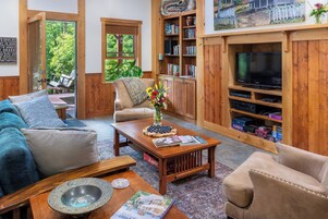 Suite Deluxe, 1 cama king-size, frigorífico e micro-ondas, vista para a montanha | Lençóis italianos Frette, roupa de alta qualidade 