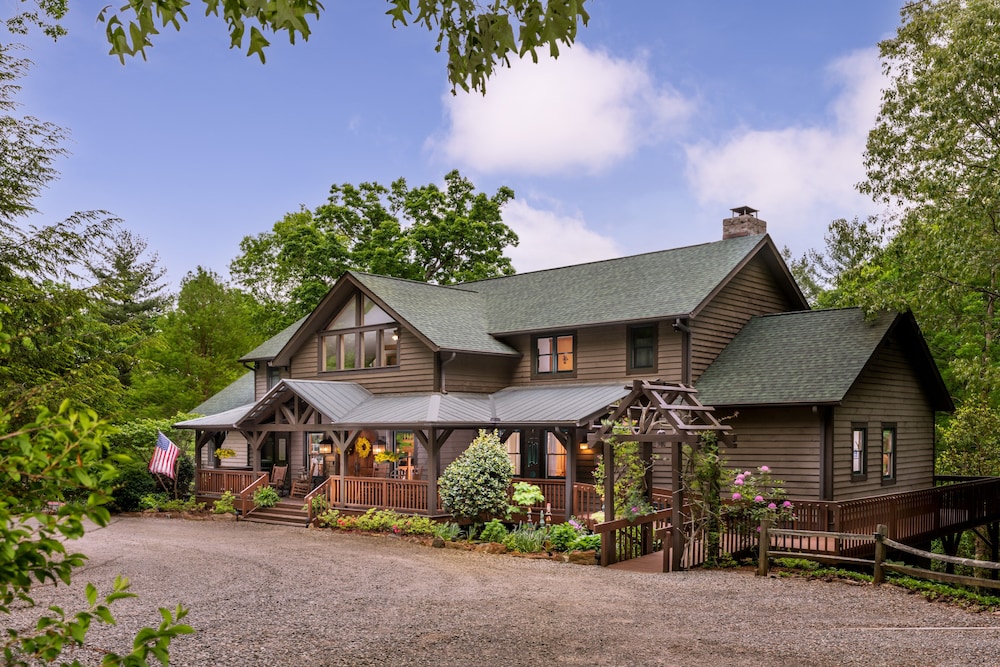 Bent Creek Lodge Bed & Breakfast - Sierra Nevada