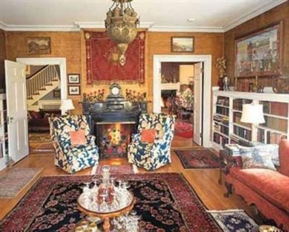 Whistler's Inn Bed & Breakfast - Lenox, MA