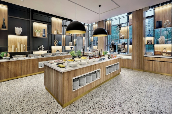 Café da manhã com buffet diário (EUR 26 por pessoa)