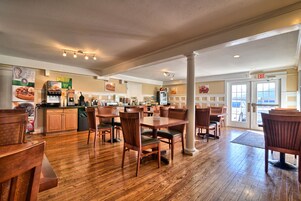 Pequeno-almoço tipo buffet diário incluído