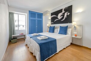1 quarto, cofre no quarto, secretária, cortinas/cortinados opacos 