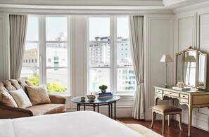 Suite Presidencial | Roupa hipoalergénica, minibar, cofre no quarto, secretária 