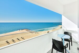 Quarto casal ou duplo superior, vista para o mar (High Floor) | Vista da sacada