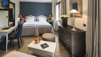 Minibar, cofre no quarto, com decoração personalizada