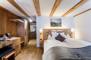 Quarto casal standard | Frigobar, escrivaninha, Wi-Fi de cortesia, roupa de cama