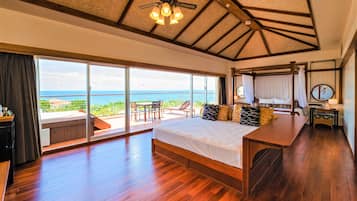 1 Cama Grande, Não-fumadores (Kanucha Suite, Non Smoking) | Roupa de alta qualidade, minibar, cofre no quarto, secretária
