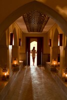 Salas para tratamentos a dois, sauna seca, banheira de hidromassagem
