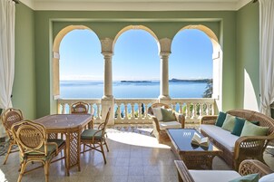 Suite Loggia (terrace, lake view) | Frigobar, cofres nos quartos, escrivaninha, Wi-Fi de cortesia