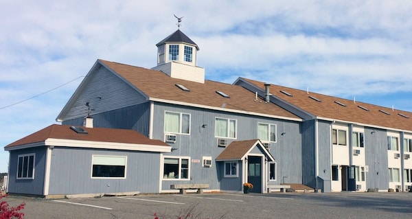 Eagle's Lodge Motel - Maine