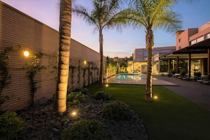 Piscina interior, piscina exterior