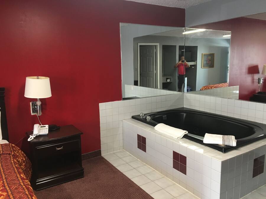 Edredões de penas, secretária, quartos insonorizados