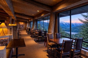 Pequenos-almoços, almoços e jantares servidos 