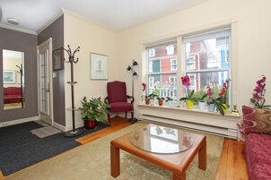 Área de estar no saguão