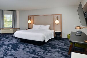 Suite, 1 cama king-size e sofá-cama | Roupa de alta qualidade, secretária 