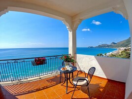 Quarto Deluxe, terraço, vista para o mar | Terraço/pátio interior