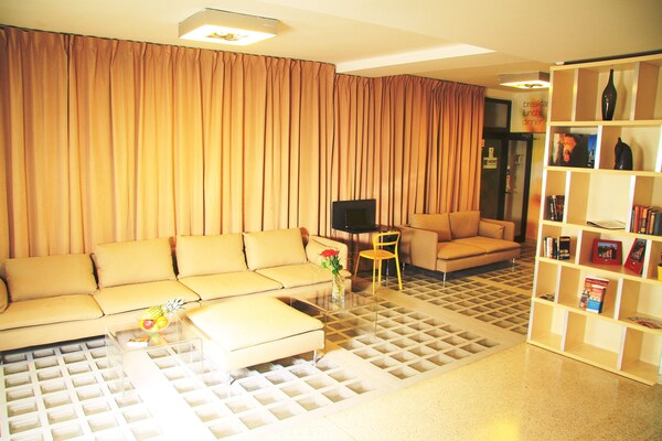 Akcent Hotel - Prague