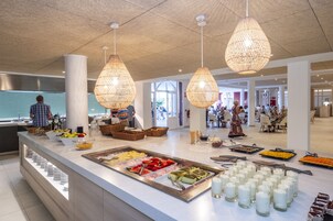 Café da manhã e jantar, culinária internacional