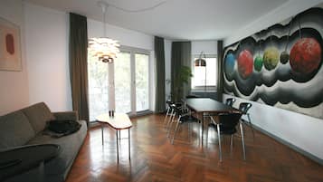 Suíte, sacada | Sala de reunião