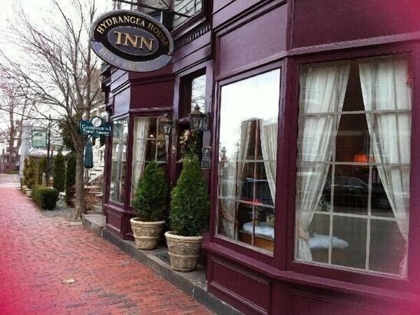Hydrangea House - Rhode Island