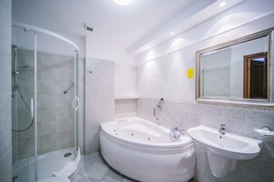 Suite | Casa de banho | Toalhas fornecidas 