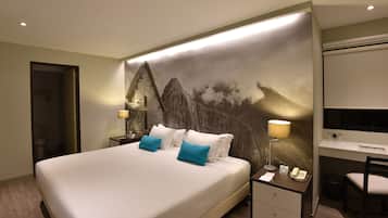 Quarto casal standard, 1 cama Queen | Roupas de cama premium, frigobar, cofres nos quartos, escrivaninha