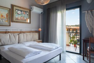 Suite Superior, 1 quarto, terraço, vista para o lago | Roupa de alta qualidade, edredões de penas, cofre no quarto 