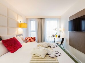 Quarto Privilege, Quarto, 1 cama de casal, vista para o mar | Roupa de alta qualidade, minibar, cofre no quarto, secretária