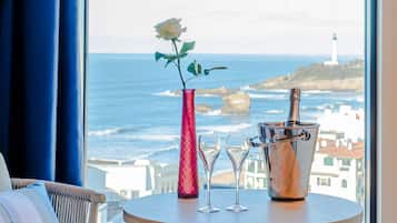 Quarto Privilege, Quarto, 1 cama de casal, vista para o mar | Roupa de alta qualidade, minibar, cofre no quarto, secretária