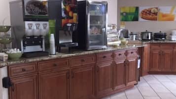 Pequeno-almoço tipo buffet diário incluído
