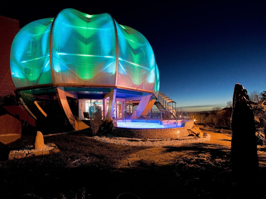 Sala(s) para tratamentos a casais, sauna, banheira de hidromassagem