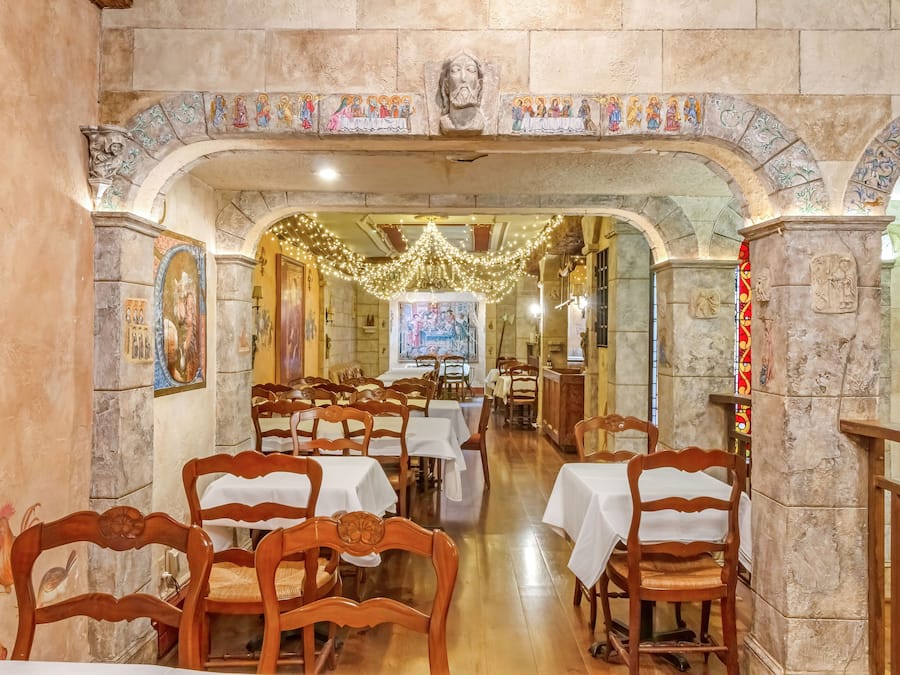 Café da manhã com buffet grátis todos os dias