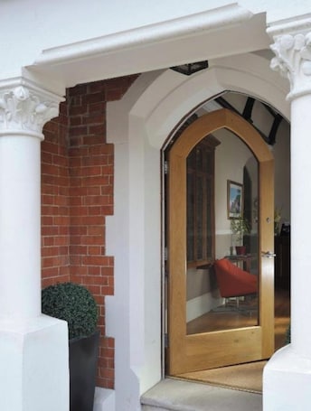 Fachada do alojamento. Taunton House Hotel