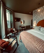 Quarto premium, 1 cama King, vista para o vale | Roupas de cama premium, ferros/tábuas de passar roupa, Wi-Fi de cortesia